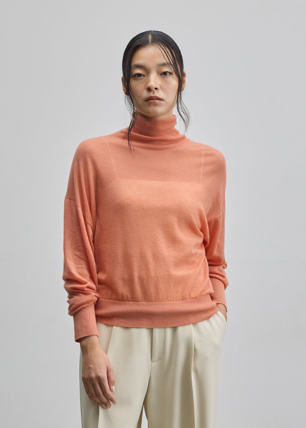 ドルマンスリーブエアリーニット - SOÉJU online store｜上質な大人の女性のためのニット