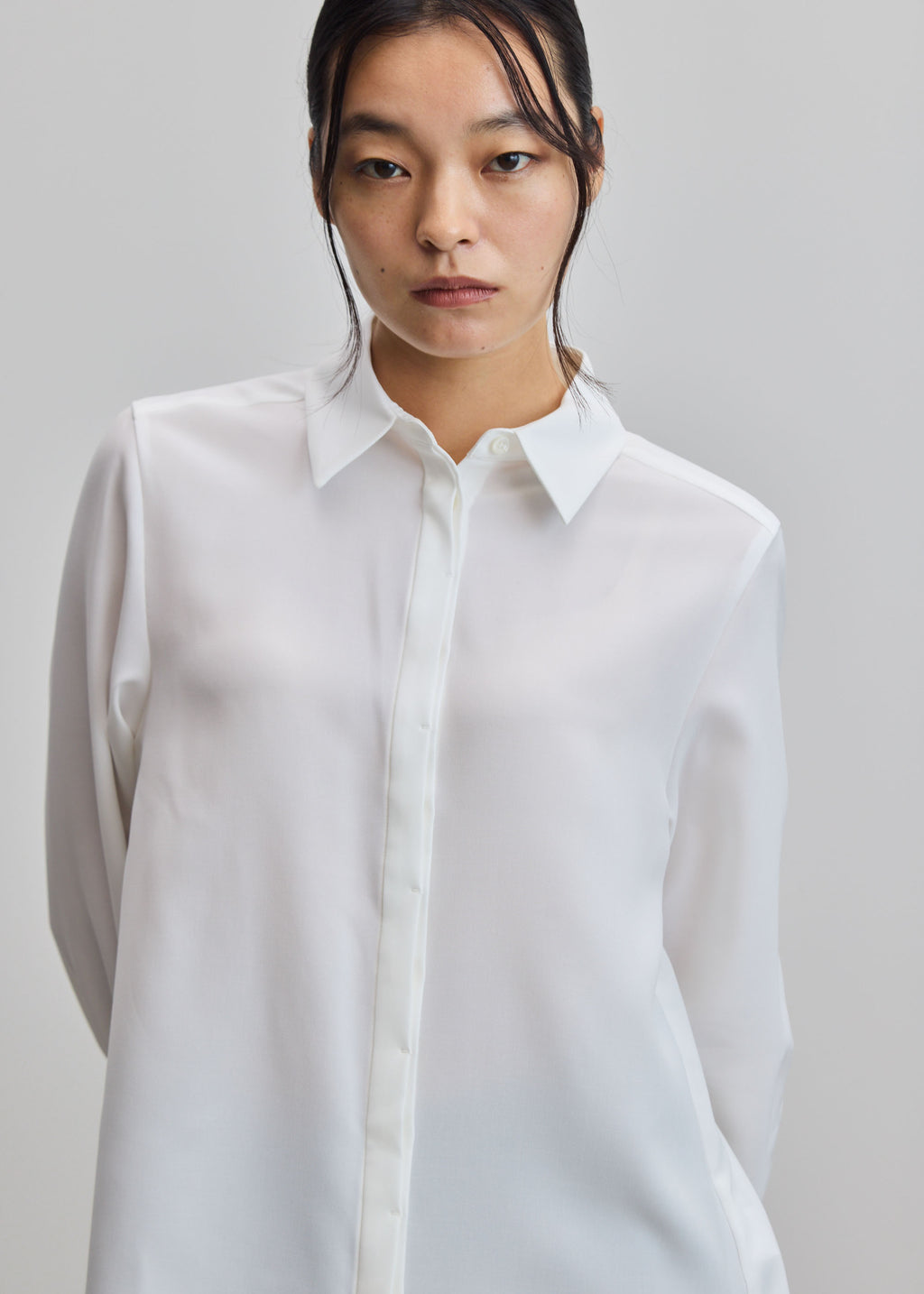 マットツイルヒヨクシャツ - SOÉJU online store｜上質な大人の女性のためのトップス
